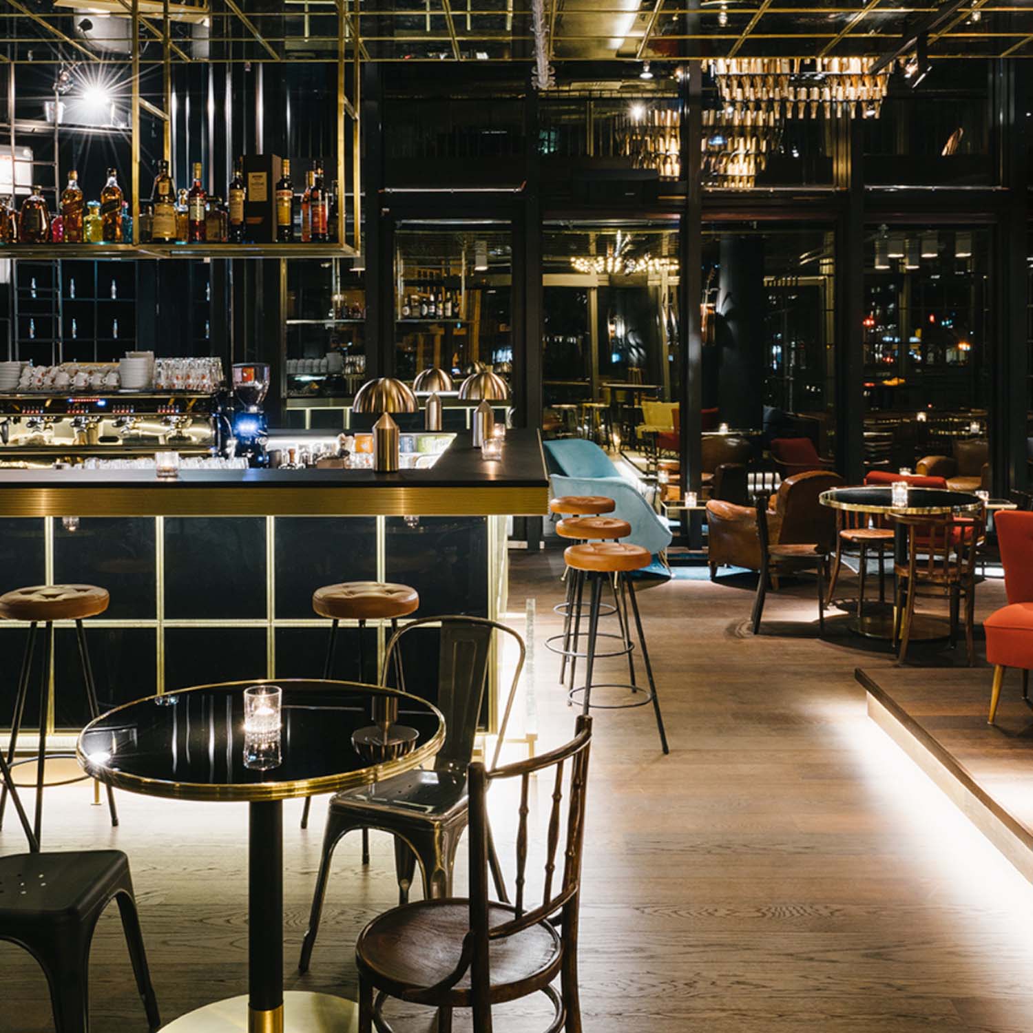 RUBY LILLY Hotel & Bar